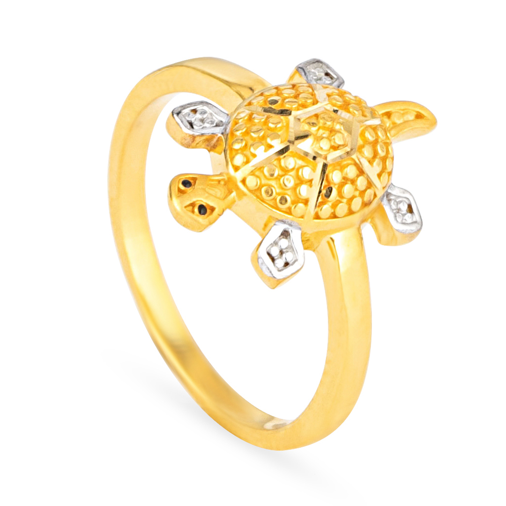 22ct Gold Tortoise Ring - £300.00 (SKU:33226)
