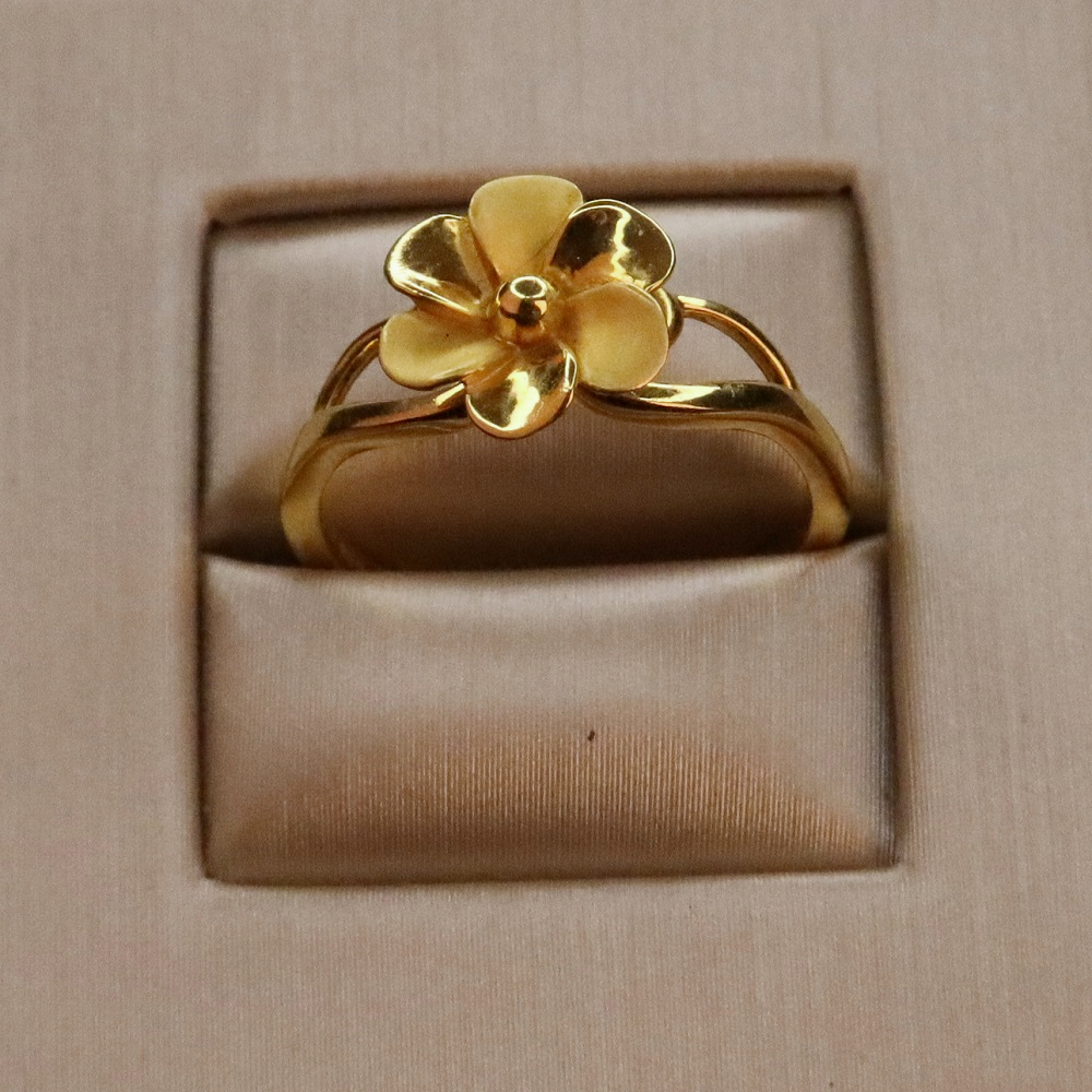 Flower Design Ring in Real Gold | purejewels.com